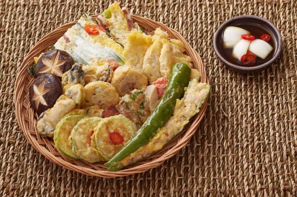 Seollal | 7 Cool Korean Lunar New Year Traditions To Know About ...