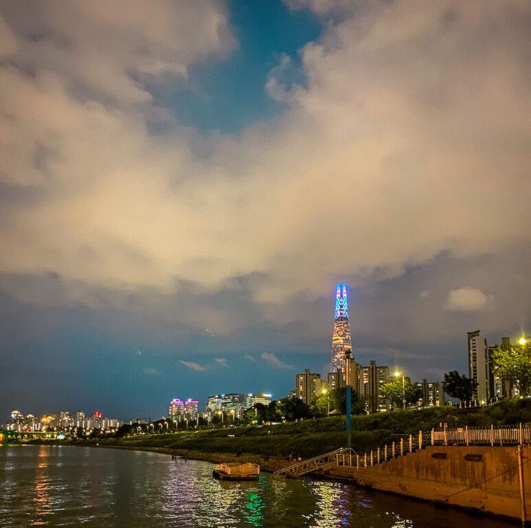 The Viral Ramyun Library In Seoul | A Noodle Novel With 225 Delicious ...